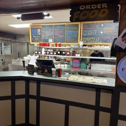 SHOT TOWER INN - Updated December 2025 - 118 Photos & 122 Reviews - 390 ...