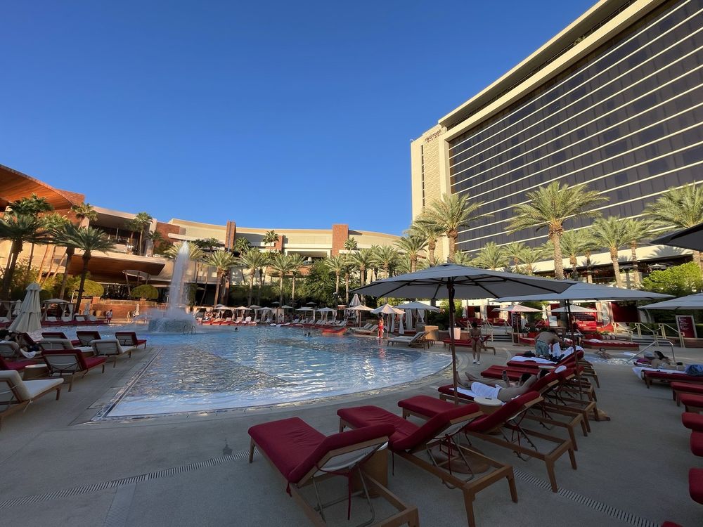 RED ROCK POOL - Updated December 2025 - 125 Photos & 72 Reviews - 11011 ...