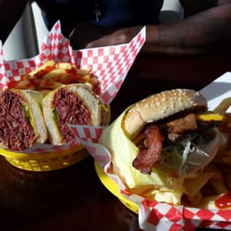 YELLOW BASKET BURGERS - Updated October 2025 - 188 Photos & 314 Reviews ...