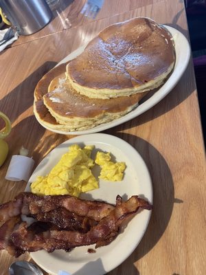 VILLAGE INN - Updated June 2025 - 26 Photos & 54 Reviews - 1685 S Rock ...