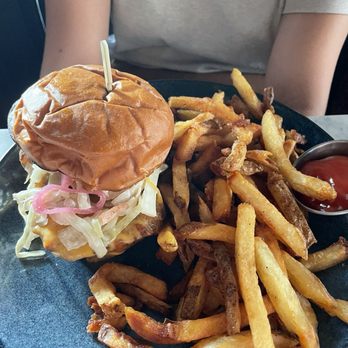 QUEEN’S ROOM - Updated October 2024 - 347 Photos & 258 Reviews - 3602 ...