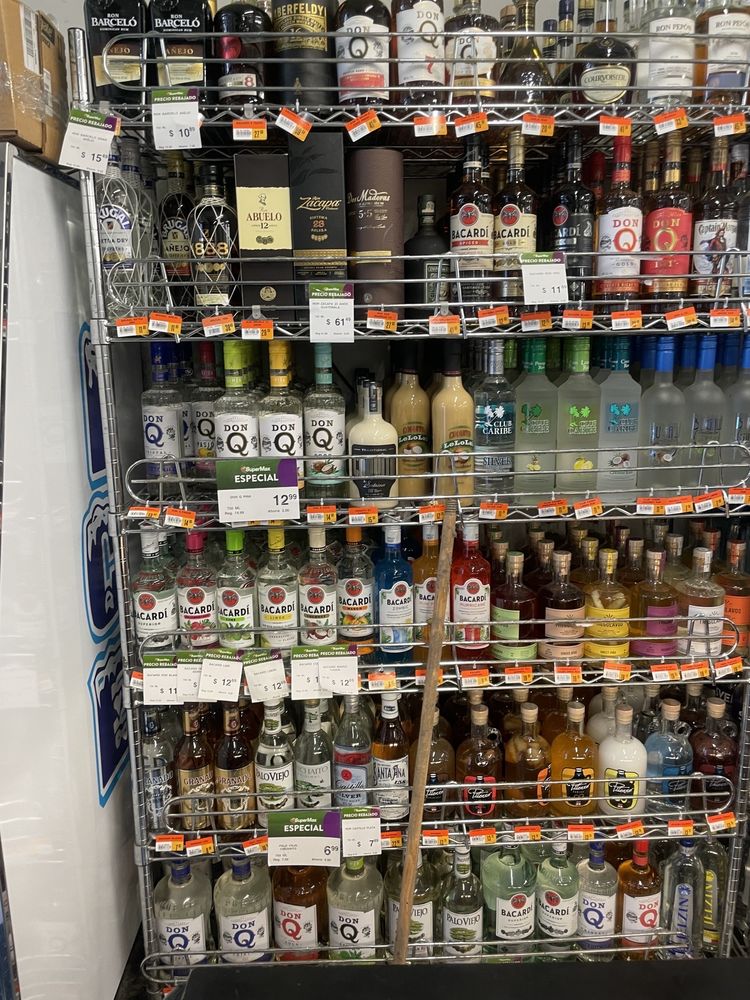 SUPERMAX - Updated August 2025 - 26 Photos & 23 Reviews - Calle Cruz ...