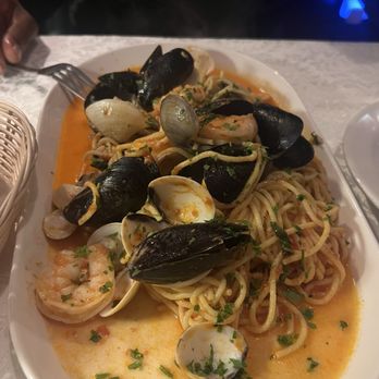 RAVYN & ROBYN - Updated December 2025 - 244 Photos & 252 Reviews - 301 ...