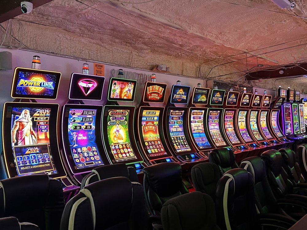 SILVERTOWN GAMEROOM - Updated December 2025 - 19 Photos - 12239 Fm 1015 ...