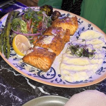 PERA BISTRO - Updated February 2025 - 120 Photos & 47 Reviews - 1193 ...