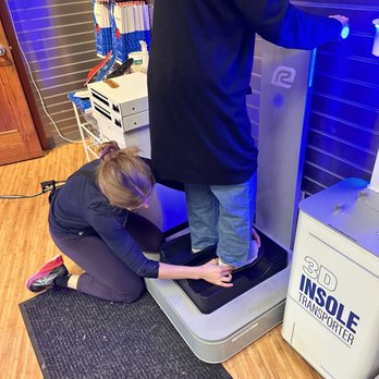 ROAD RUNNER SPORTS - Updated November 2024 - 33 Photos & 143 Reviews ...