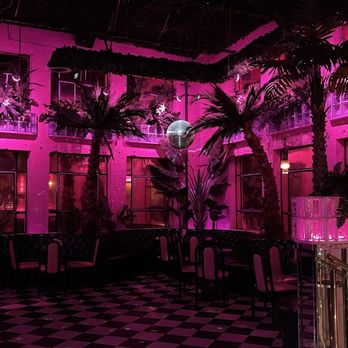 THE FLAMINGO BAR - Updated December 2024 - 42 Photos & 35 Reviews ...