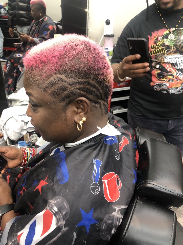 MASTER BLENDS BARBERSHOP - Updated June 2024 - 14 Photos - 4755 White ...