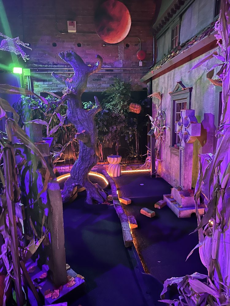 HAUNTED MANOR MINI GOLF & PING PONG - Updated October 2024 - 13 Photos ...