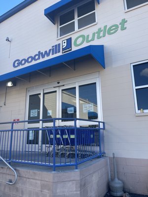 GOODWILL INDUSTRIES-SUNCOAST - Updated May 2025 - 51 Photos & 48 ...