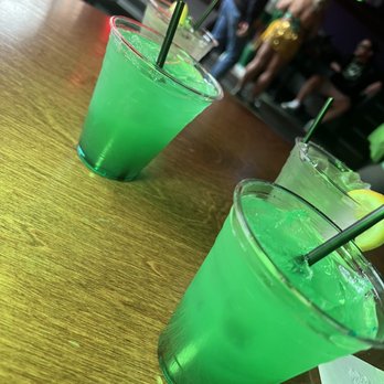 LEVEL TWO BAR & ROOFTOP - Updated December 2025 - 70 Photos & 141 ...