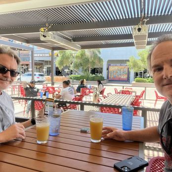 THE PINT HOUSE BAR AND GRILL - Updated August 2025 - 193 Photos & 261 ...