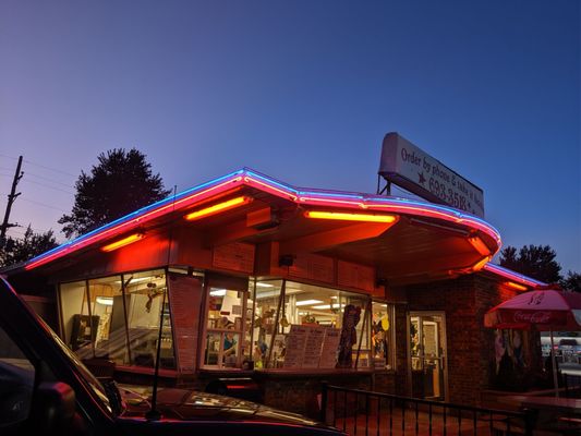 MAGIC WAND RESTAURANT - 53 Photos & 58 Reviews - 602 S Main St ...