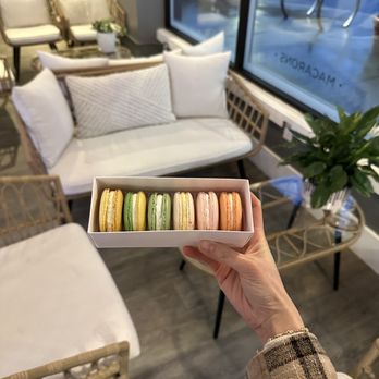 MACADONS - Updated July 2024 - 744 Photos & 387 Reviews - 826 S 3rd St ...