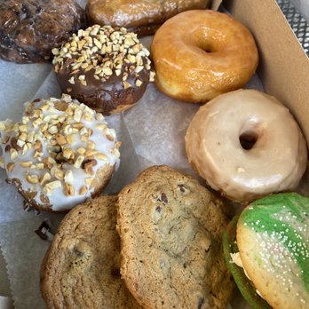 VG DONUTS & BAKERY - Updated May 2024 - 1046 Photos & 1534 Reviews ...