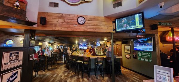 HILLTOP PUB AND GRILL - Updated January 2026 - 178 Photos & 209 Reviews ...