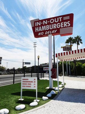 ORIGINAL IN-N-OUT REPLICA - Updated July 2025 - 160 Photos & 29 Reviews ...