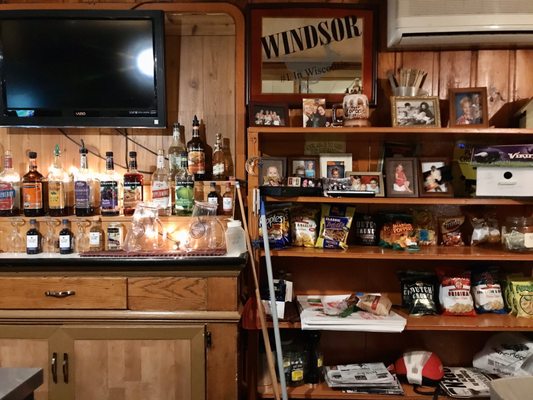 CRYSTAL TAVERN - Updated December 2025 - 130 N Washington St, Saint ...