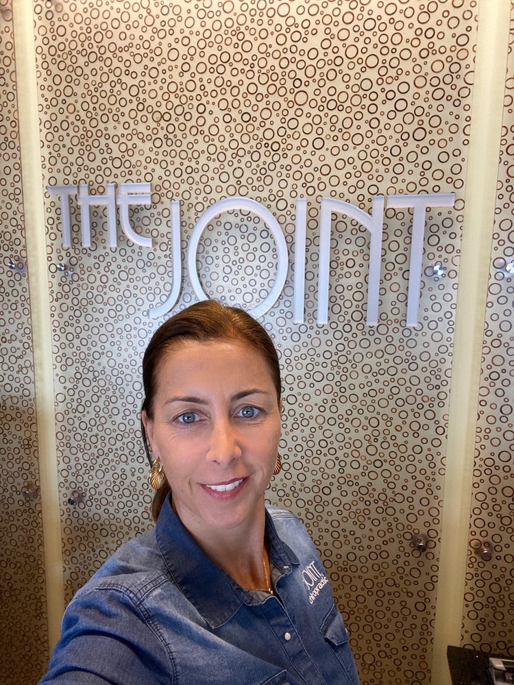 THE JOINT CHIROPRACTIC - Updated January 2026 - 90 Photos & 15 Verified ...