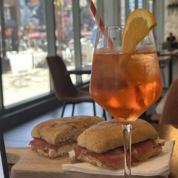 LIZZANO - Updated January 2026 - 95 Photos & 41 Reviews - 636 N Wells ...