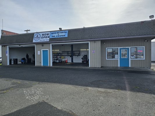 IN AND OUT AUTO DETAILING AND OIL CHANGE - Updated July 2025 - 32 ...