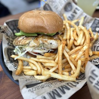 BROTHERS CASCADIA EVERGREEN PUB - Updated July 2024 - 51 Photos & 24 ...