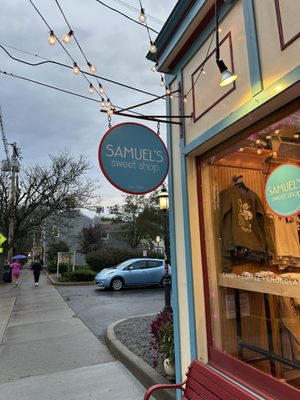 SAMUEL’S SWEET SHOP - Updated December 2025 - 204 Photos & 137 Reviews ...