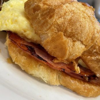 COUNTRY WAFFLES - Updated December 2025 - 720 Photos & 770 Reviews ...