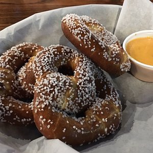 BOGIES BAR & GRILL - Updated April 2025 - 38 Reviews - 3305 Old Maple ...