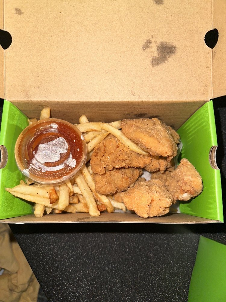 CHKN BOX CHI - Updated October 2025 - 20 Photos & 18 Reviews - 400 S ...