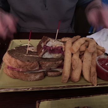 THE INISHMOR PUB - 187 Photos & 156 Reviews - 20 Main St, Colchester ...