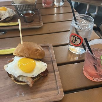 FINNEYS CRAFTHOUSE - PORTER RANCH - Updated August 2024 - 1252 Photos ...