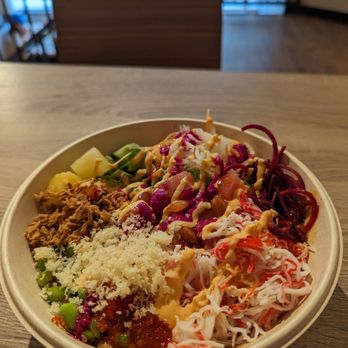 POKE POKÉ - Updated October 2024 - 45 Photos & 21 Reviews - 355 E Ohio ...