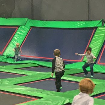 BRAVOZ ENTERTAINMENT CENTER - Updated July 2025 - 249 Photos & 126 ...