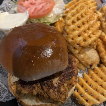 PYRAMID PIZZERIA & SPORTS BAR - Updated December 2025 - 113 Photos ...