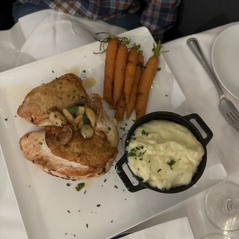 BIS ON MAIN - Updated June 2024 - 393 Photos & 536 Reviews - 10213 Main ...