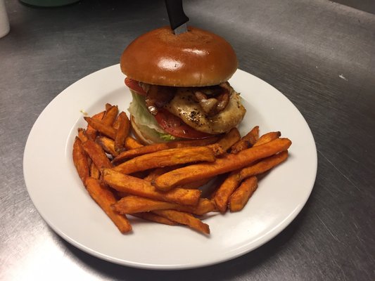 BOGEY’S BAR AND GRILLE - Updated July 2025 - 24 Photos & 13 Reviews ...