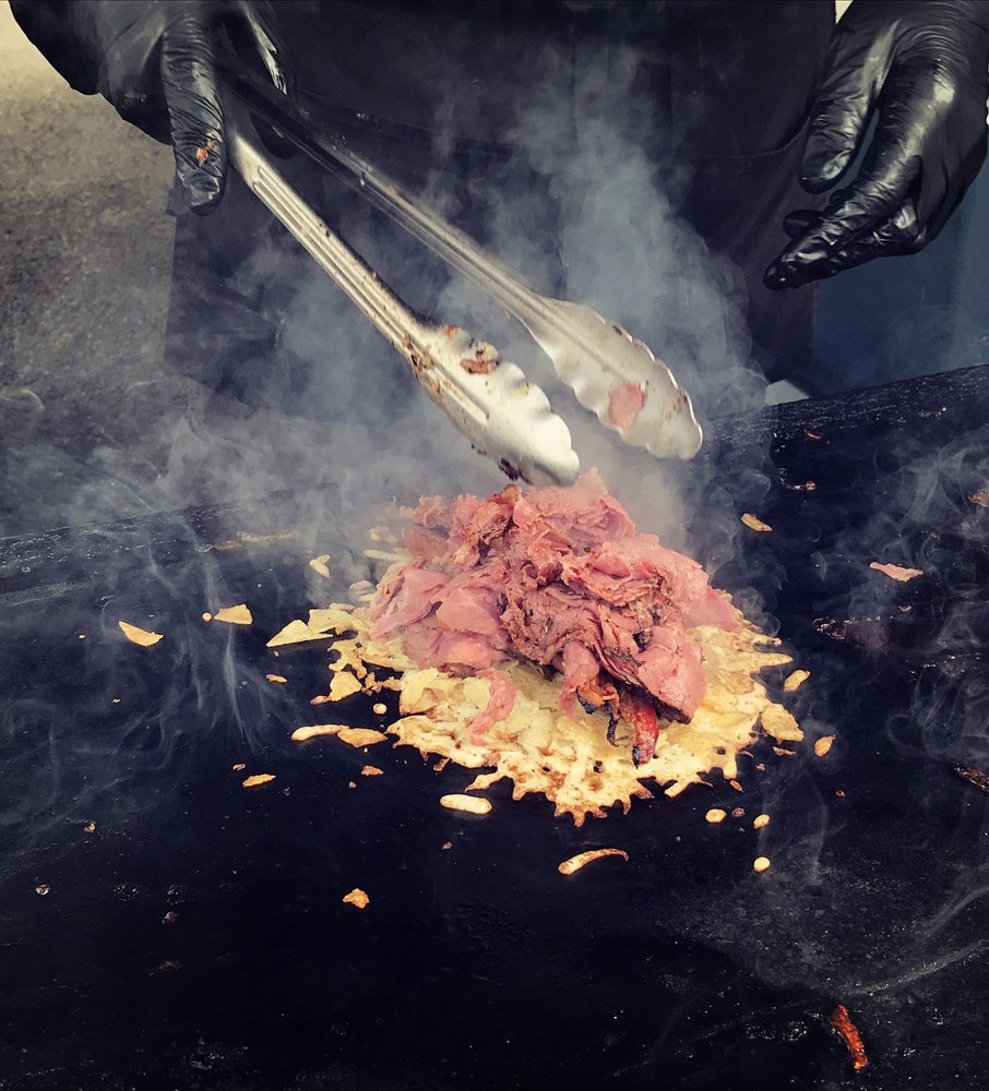 VICTORY DOGS - 52 Photos & 79 Reviews - 325 S Riverside Ave, Medford ...