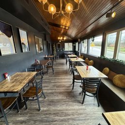 THE W TAVERN - Updated September 2025 - 18 Photos & 20 Reviews - 210 N ...