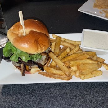 RED DOG BAR & BISTRO - Updated October 2025 - 21 Photos & 28 Reviews ...