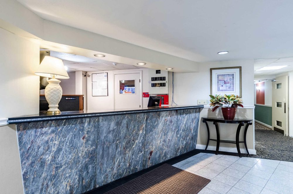 RODEWAY INN - Updated July 2025 - 28 Photos & 21 Reviews - 1005 Belmont ...