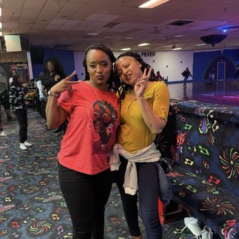 GLENWOOD ROLLER RINK - Updated September 2025 - 24 Photos & 25 Reviews ...