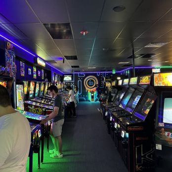 LEADERBOARD ARCADE BAR & PIZZERIA - Updated January 2025 - 68 Photos ...