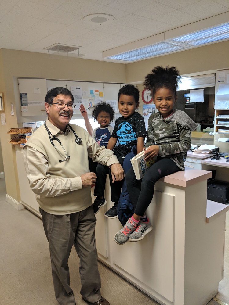 NAEEM HASHMI, MD - Updated September 2025 - 18 Reviews - 2504 Samaritan ...