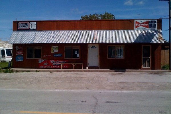 CRUMP PUMP BAR - Updated September 2024 - 1038 W Anderson Rd, Linwood ...