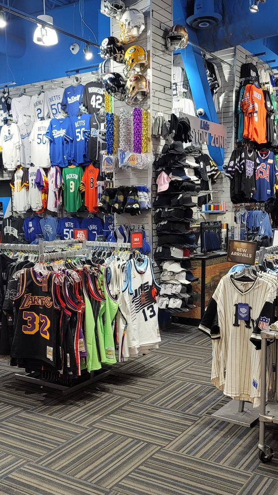 FANZZ - Updated September 2025 - 10 Photos - 72-840 CA-111, Palm Desert ...