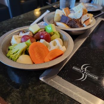 SIMPLY FONDUE - Updated July 2024 - 1126 Photos & 1332 Reviews - 2300 ...