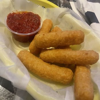 83 & CHESTNUT PUB AND EATERY - Updated December 2025 - 33 Photos & 39 ...