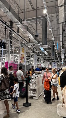 PRIMARK - Updated December 2025 - 214 Photos & 40 Reviews - 12801 W ...