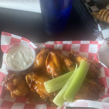 THE ROCK SPORTS BAR AND GRILL - Updated December 2025 - 11 Photos & 17 ...